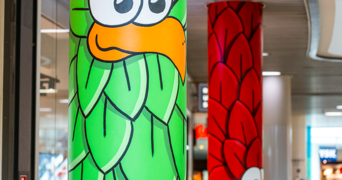 Nature is invited through colorful bird paintings – Steen & Strom