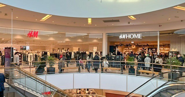ALLUM WELCOMES REFURBISHED H&M – NOW WITH H&M HOME – Steen & Strom