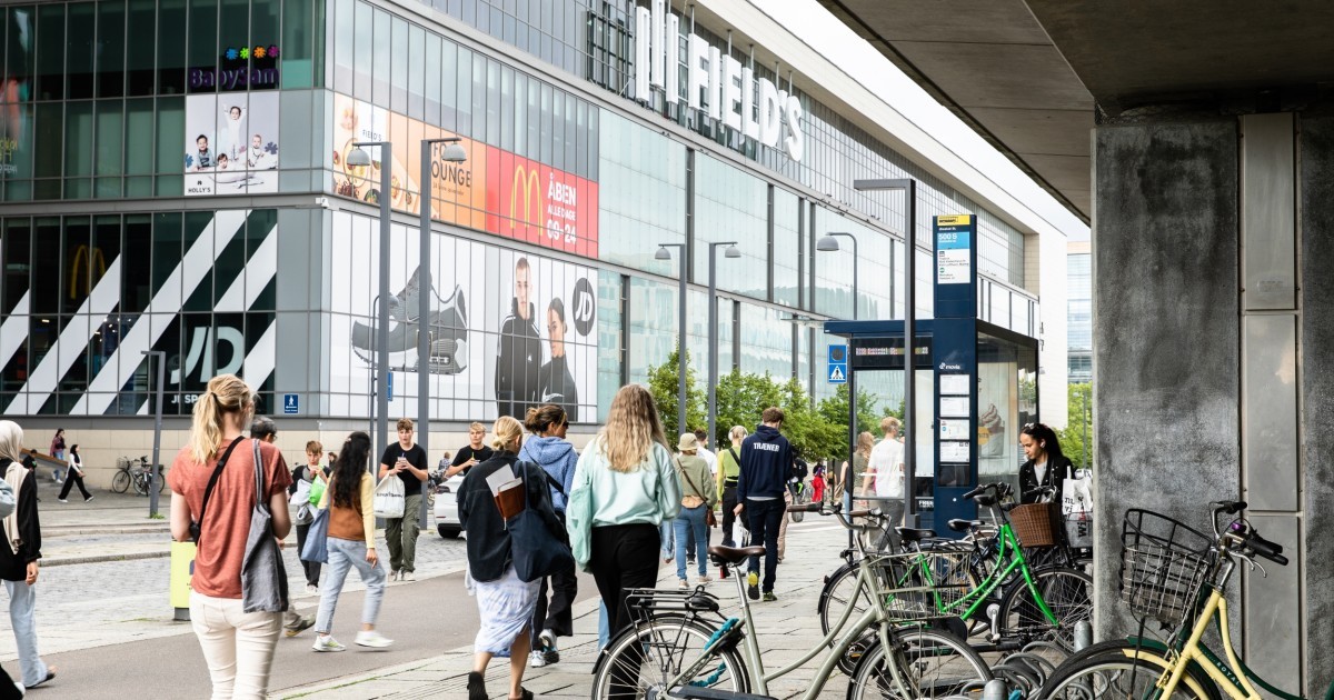 PIECES AND ONLY OPEN BIGGER STORES – Steen & Strom