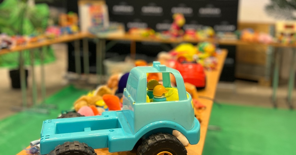 "Swap to New" brings new life to discarded clothes and toys – Steen & Strom