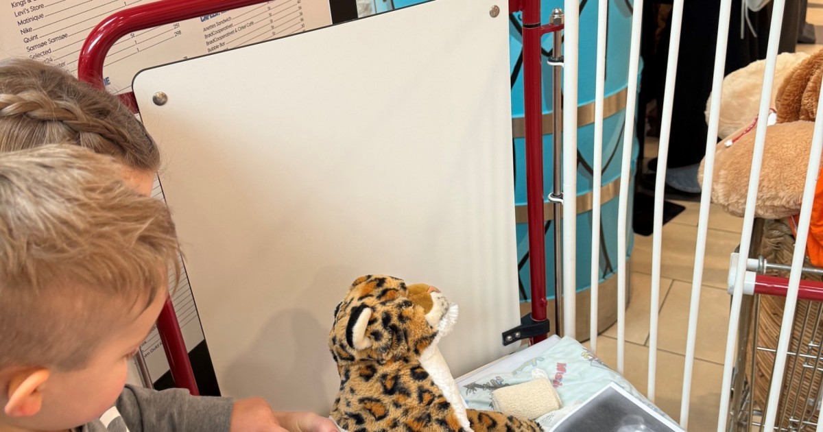 200 teddy bears came to visit Bamsehospitalet – Steen & Strom